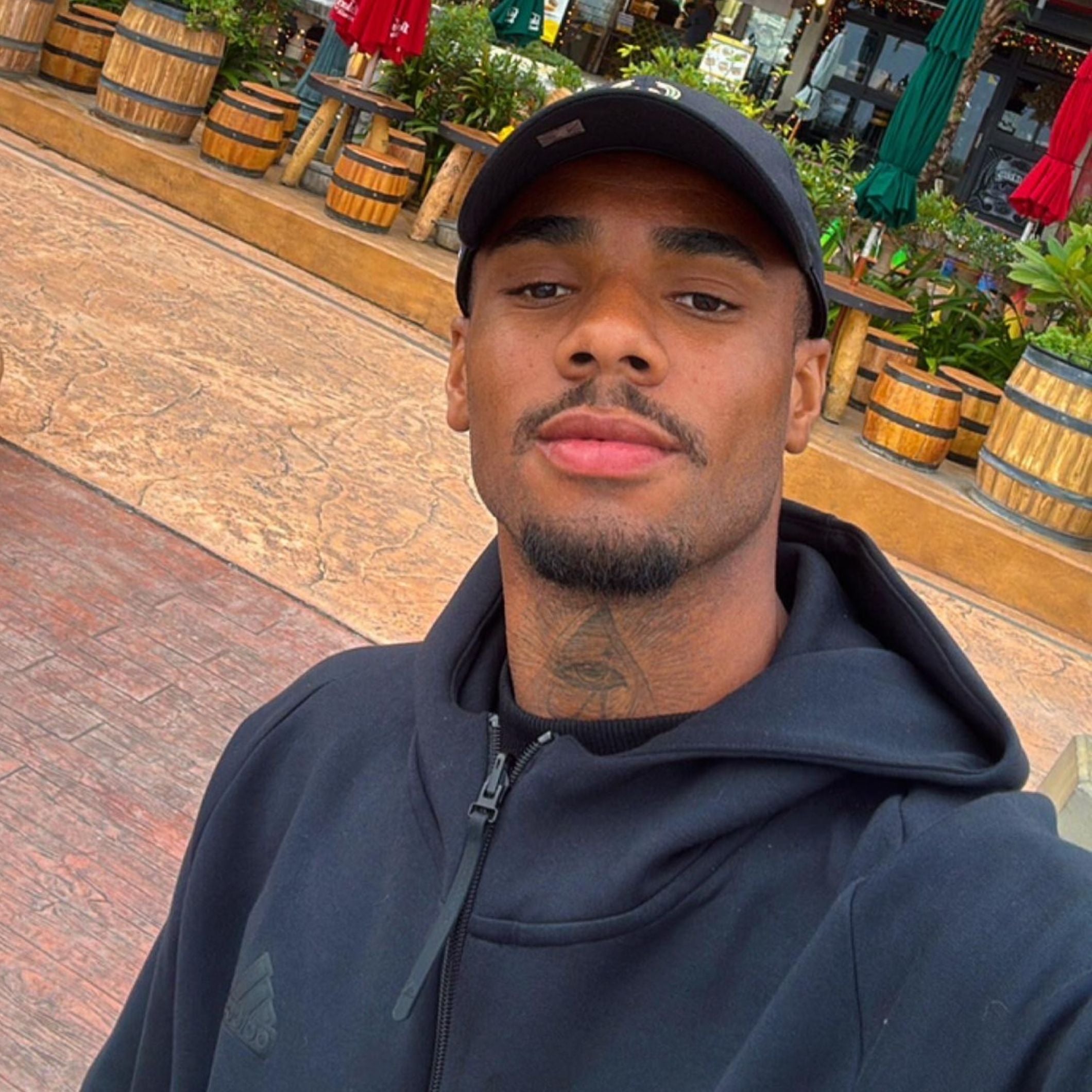 ジョー(ジェアン・ヘベルチ・デ・フレイタス)選手のスパイクを支援 – FANDAYS